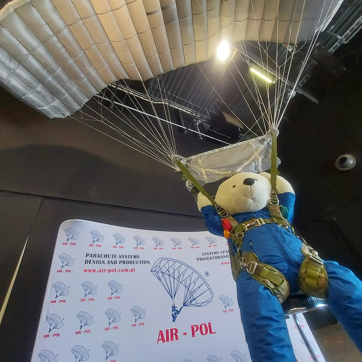 Parachutes and skydiver training systems from AIR-POL ‹ About Us ‹ News ...