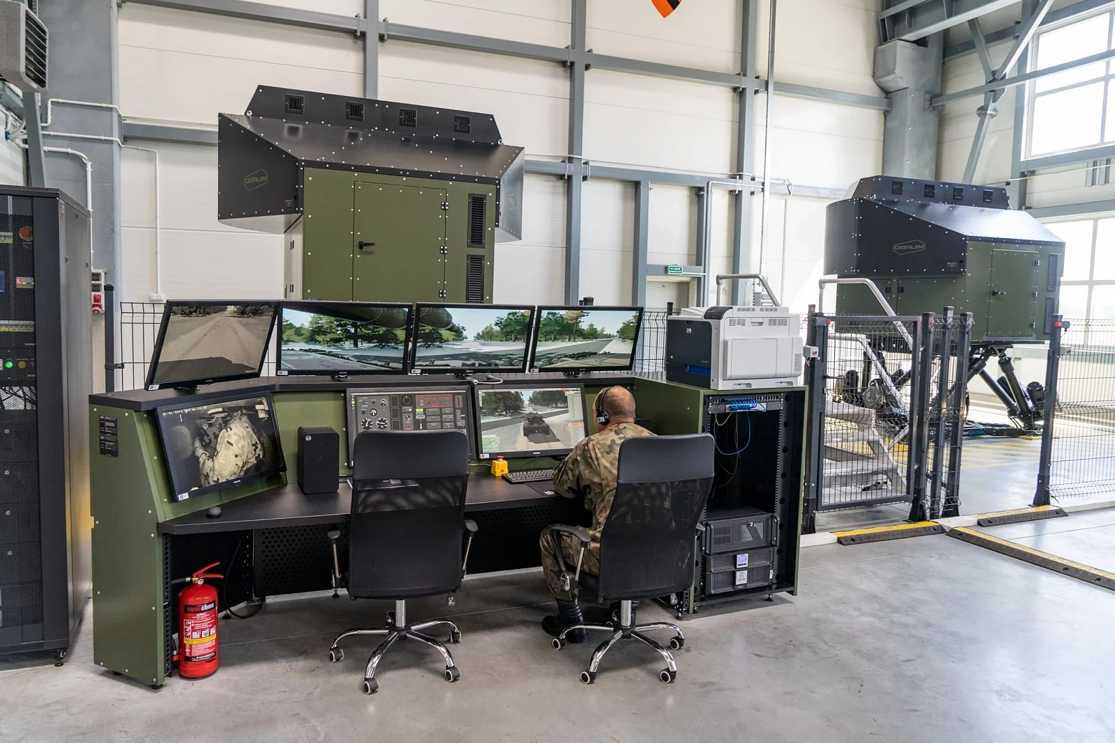 Cutting-edge LEOPARD 2A4 tank driver simulator showcased at MSPO ...