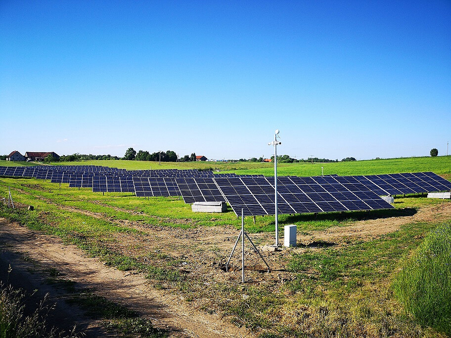 Manufacturer of photovoltaic systems - Ivendo Solar exhibits at the ...