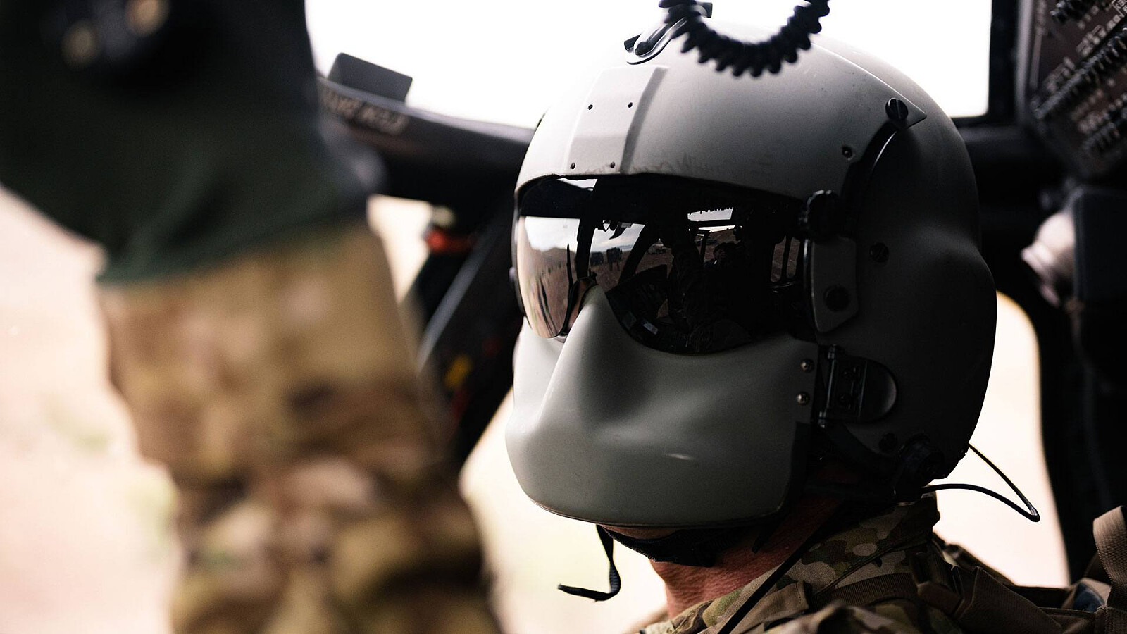 Aviation helmets from Gentex showcased at MSPO. Proven in the most ...