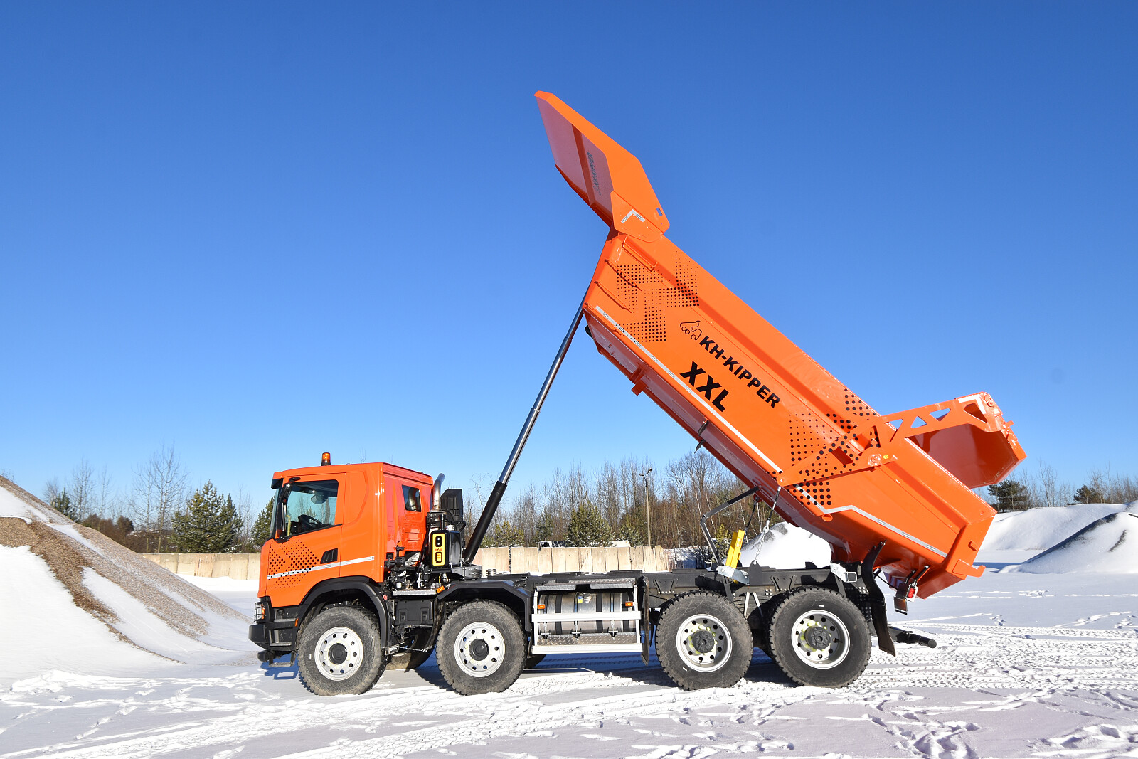 Premieres at the Autostrada - the New Infrastructure Expo. W1RB mine ...