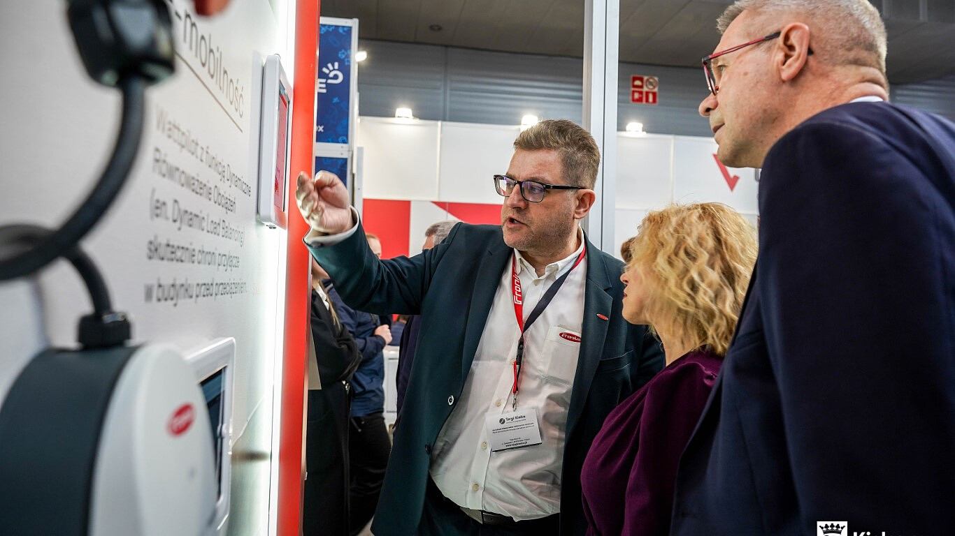 Meetings on energy innovations powered by Fronius! The expo stand will ...